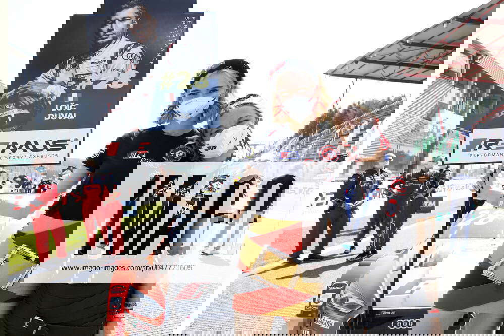 Castrol Grid Girls GALERIE: Gymkhana Grid Finale