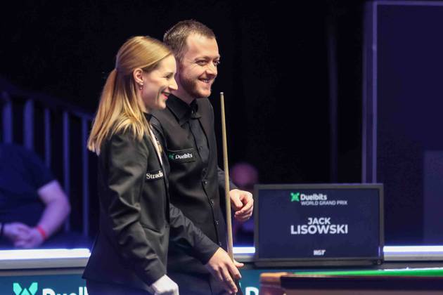 Snooker Referee Fotos | IMAGO