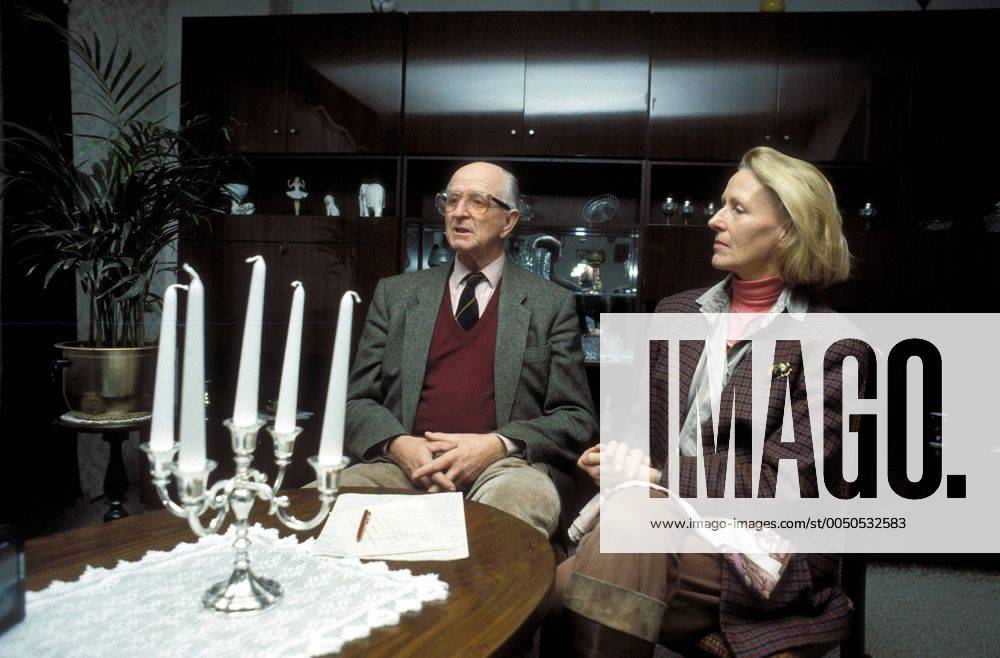 Adolf-Heinrich Graf von Arnim mit seiner Frau Angelica Gräfin von Arnim ...