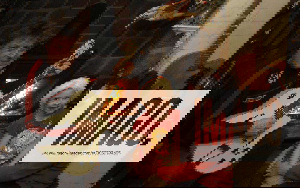 Dieter Hertrampf (GER Puhdys) spielt für Ehefrau Liane und Tochter ...