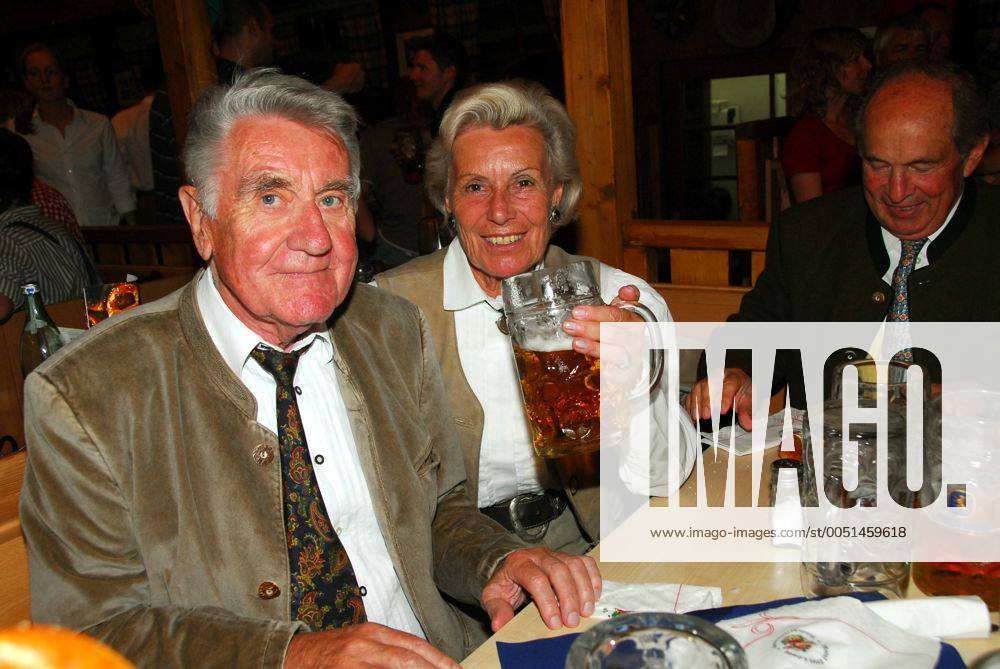 Ärztin Dr. Elfriede Tochtermann-Schlemmer und Manfred Schreiber im ...