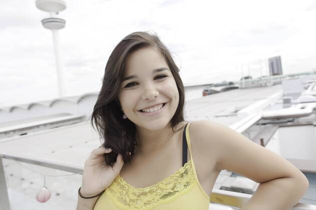 Annika Preil spielt Anna Fotoshooting zur KIKA-Serie - Fluch des Falken ...