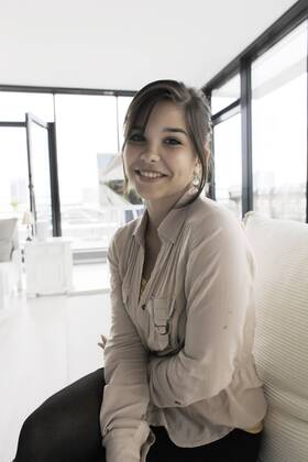 Annika Preil spielt Anna Fotoshooting zur KIKA-Serie - Fluch des Falken ...