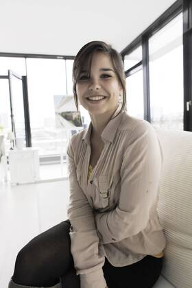 Annika Preil spielt Anna Fotoshooting zur KIKA-Serie - Fluch des Falken ...