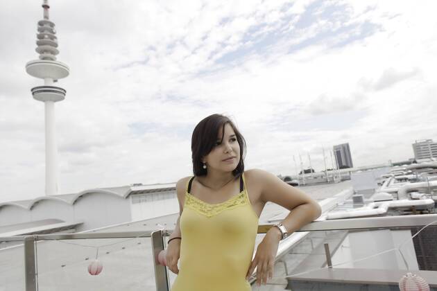 Annika Preil spielt Anna Fotoshooting zur KIKA-Serie - Fluch des Falken ...