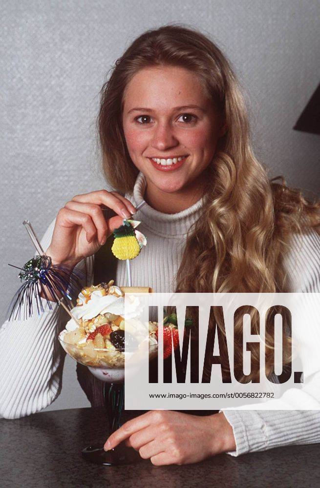 Singa Gätgens 03 96 her Moderation Schauspiel TV Fernsehen Frau blond ...