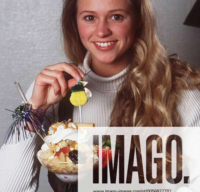 Singa Gätgens 03 96 her Moderation Schauspiel TV Fernsehen Frau blond ...