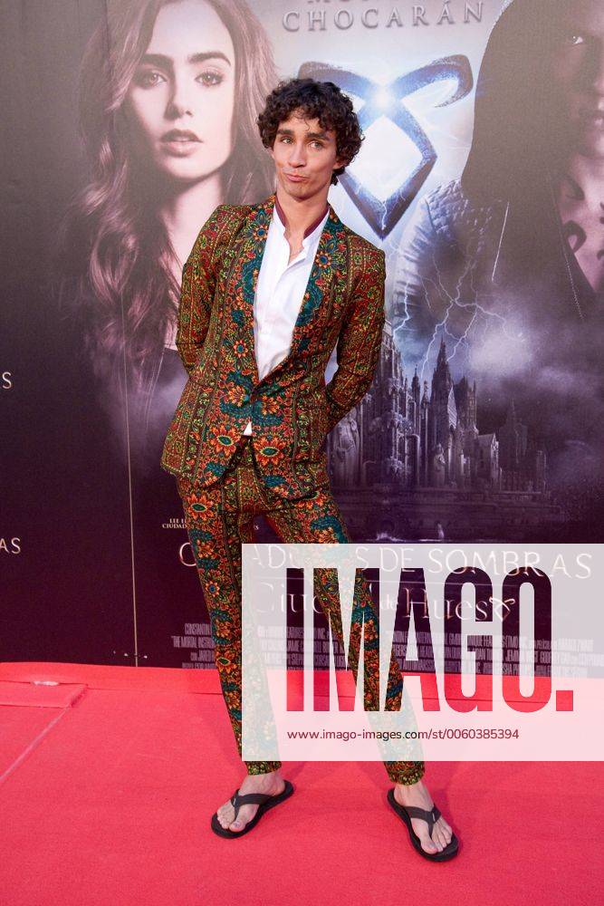 Robert Sheehan Mortal Instruments Premiere