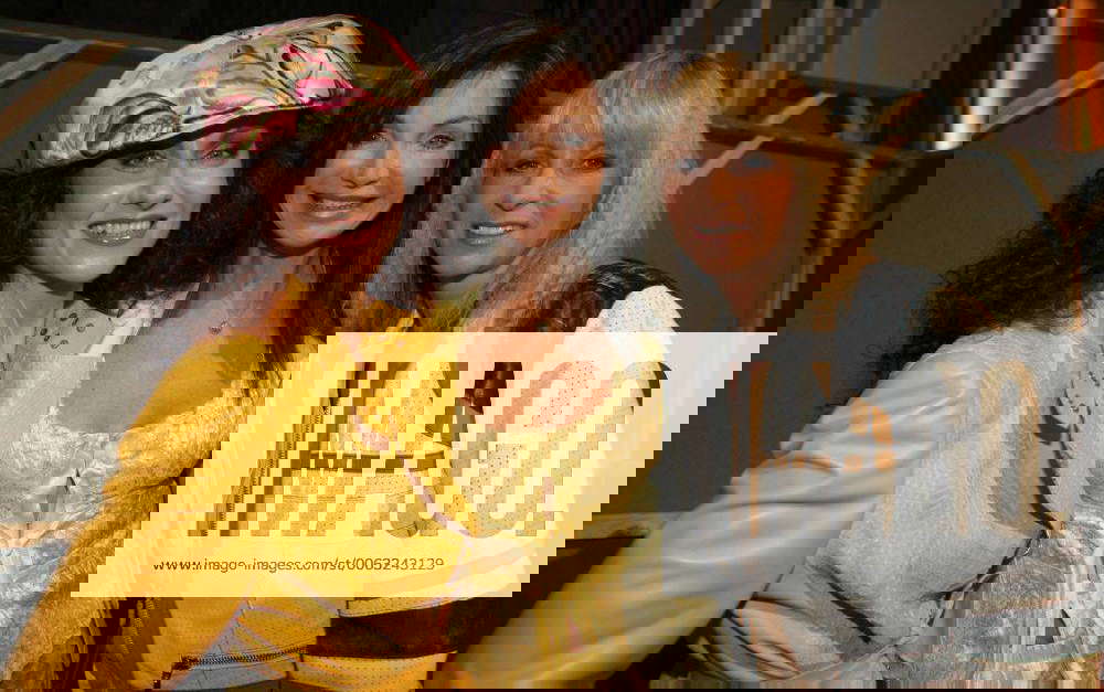 Wien 15 03 2005 - Krebshilfe Modecharity im MQ - Christiane LUGNER ...