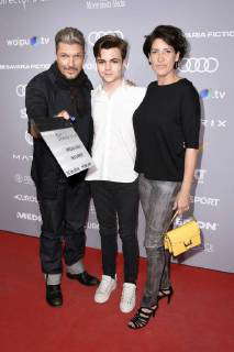 Hardy Krüger jr. mit Sohn Leon und Ehefrau Alice Rößler beim Audi ...