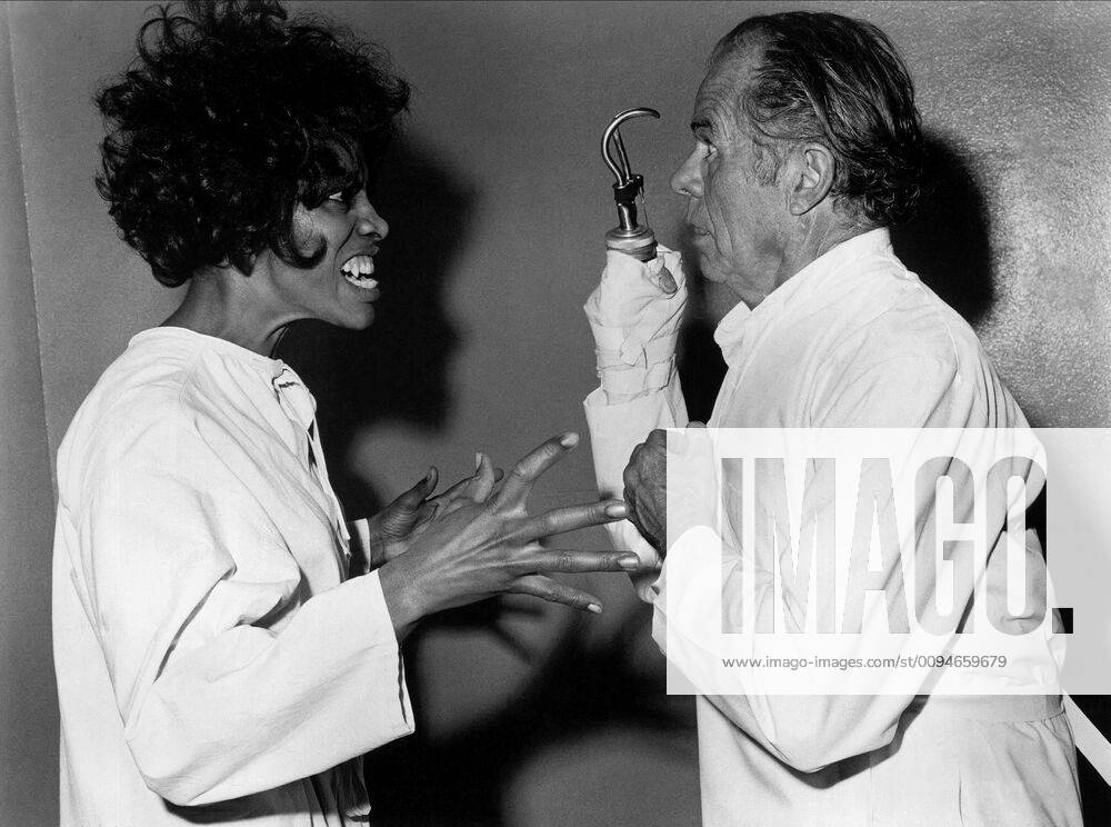 Emily Yancy & Elisha Cook Jr. Characters: Nancy, Photographer & Sam (as ...