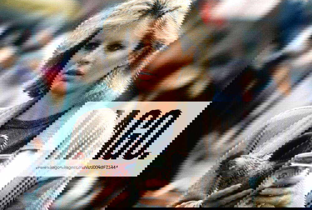 Kim Basinger 9 12 Weeks Kim Basinger – Wikipedia