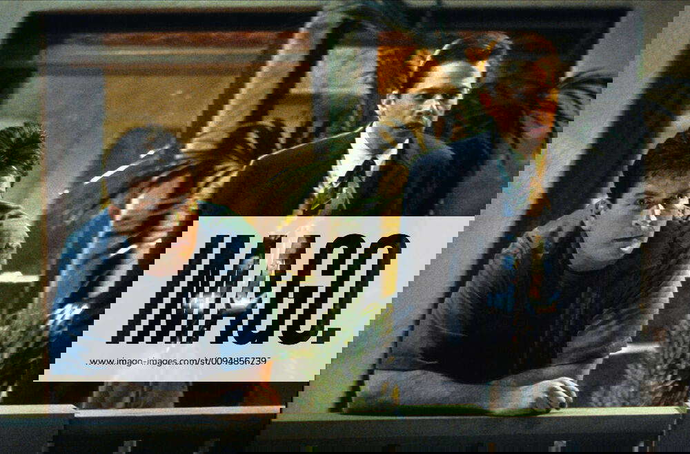 Jon Cryer Alan Harper Walden (Ashton Kutcher) Und Alan Harper (Jon