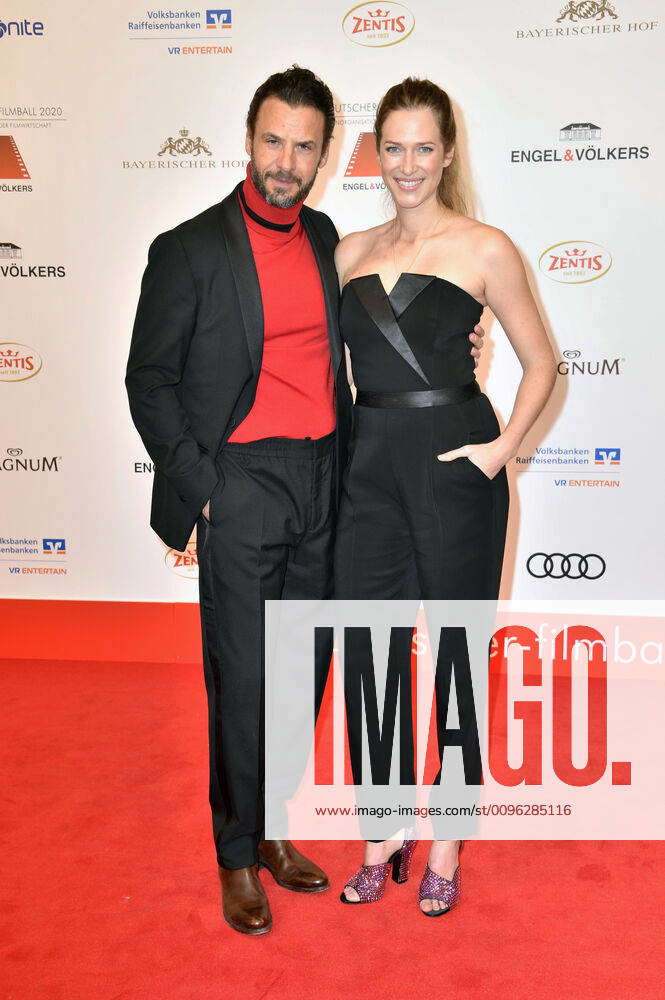 Stephan Luca mit Freundin Lisa Triltsch beim 47. Deutschen Filmball ...