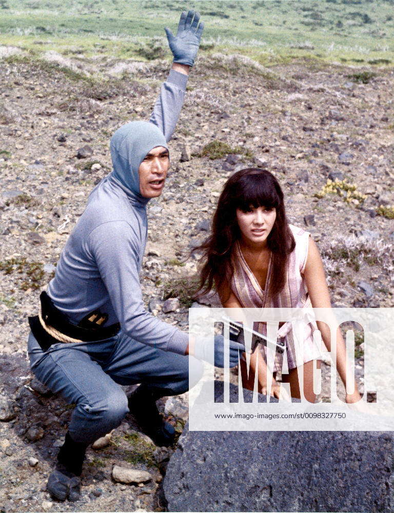 Tetsuro Tamba YOU ONLY LIVE TWICE, Tetsuro Tamba, Mie Hama, 1967.