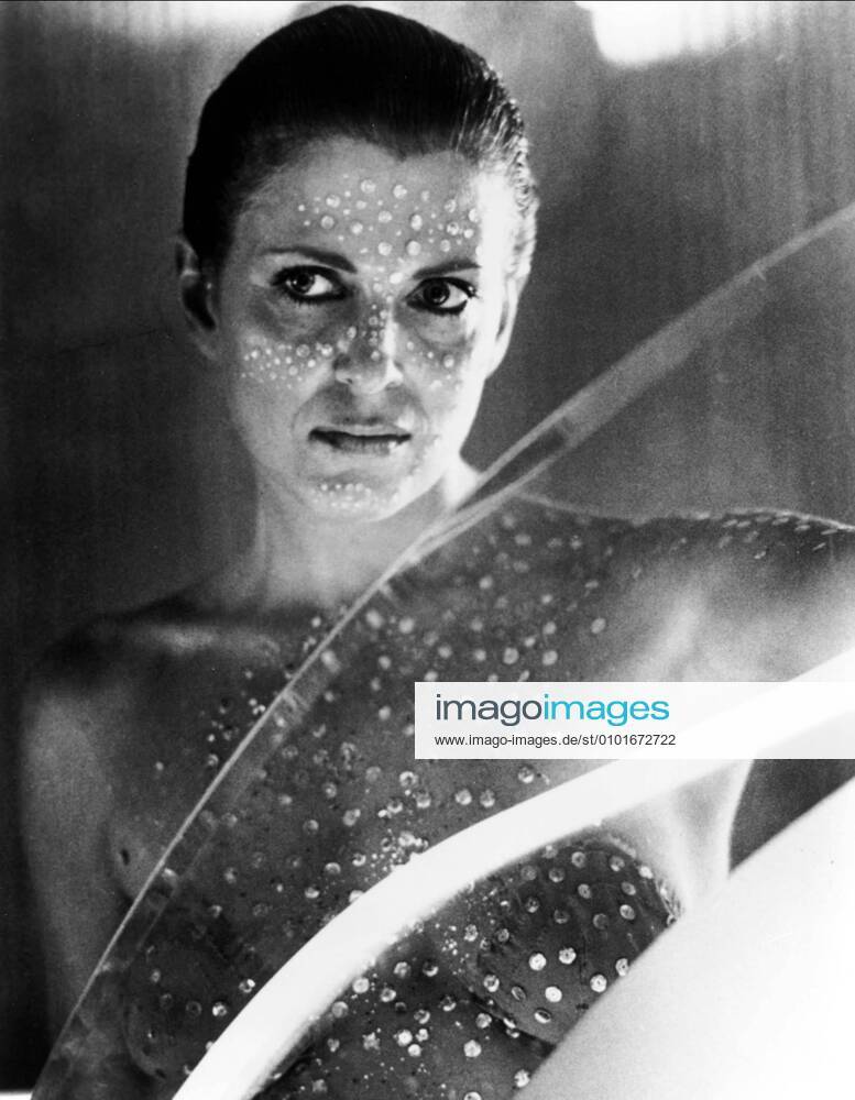 Joanna Cassidy As Zhora In Blade Runner Blade Runner Shoulder Of