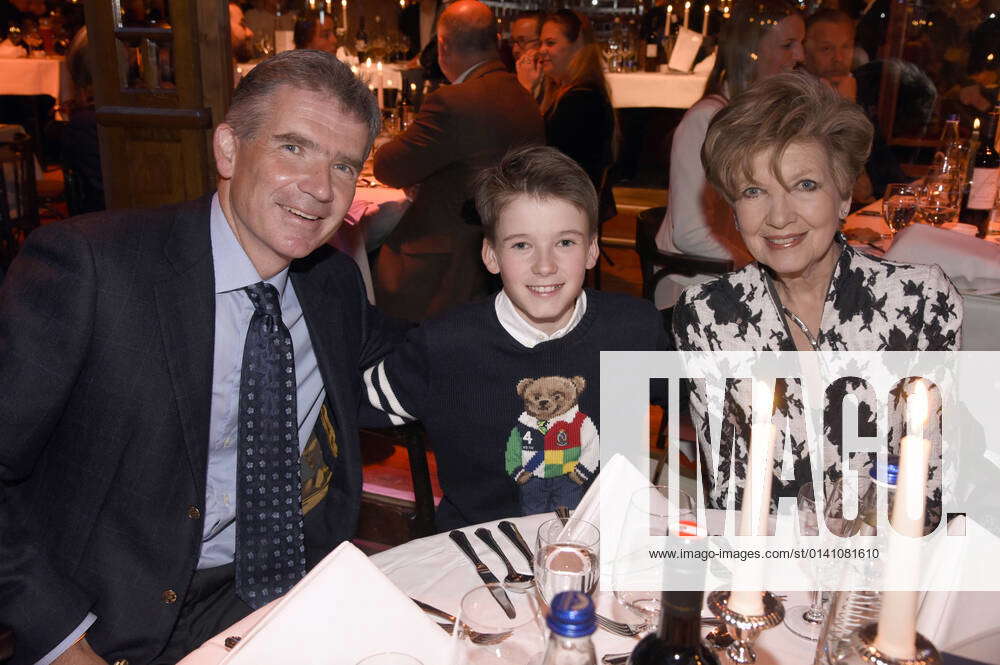 Carolin Reiber mit Sohn Marcus Luitpold Maier und Enkel Laurentius ...