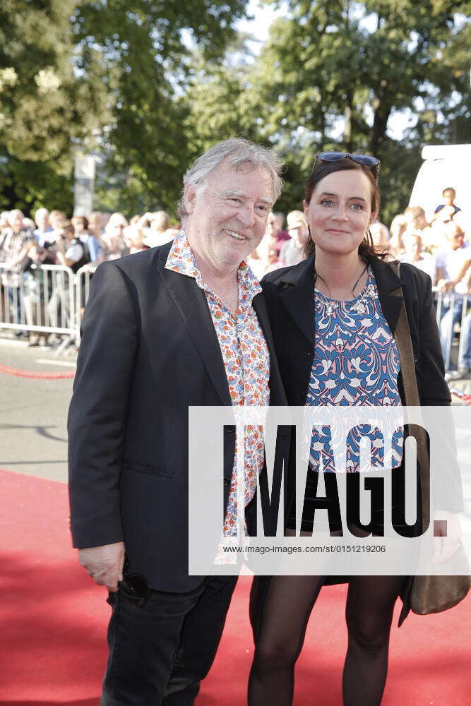 Andreas Schmidt-Schaller mit Ehefrau Swentja Premiere der Nibelungen-Festspiele Worms am 31. Juli