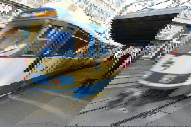 Badner Bahn Fotos | IMAGO