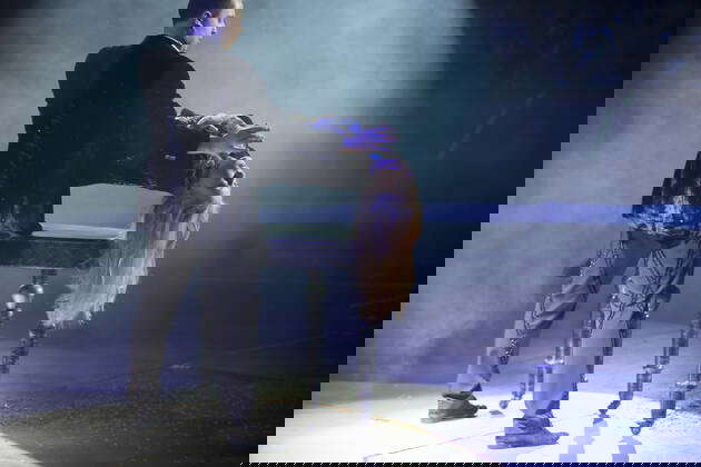 Levitation Illusion Fotos | IMAGO