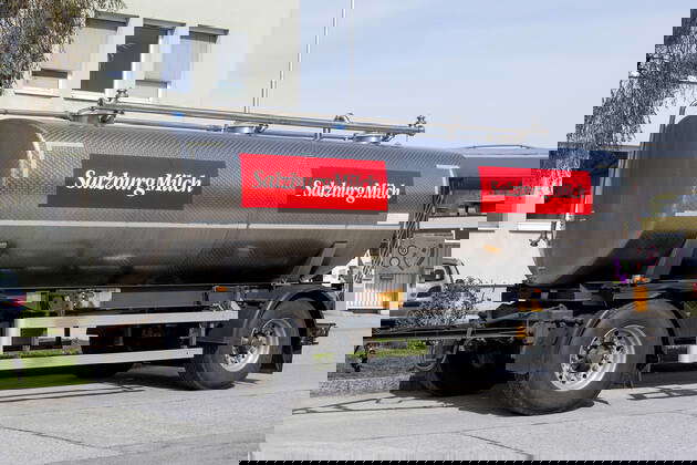 Milch Lkw Molkerei Fotos | IMAGO