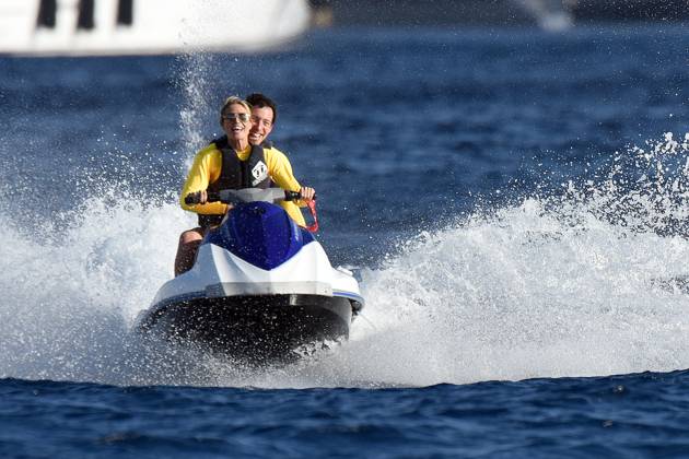 Heidi Klum jet skiing in St Barths NO WEB NO APPS IN FRANCE UNTIL ...