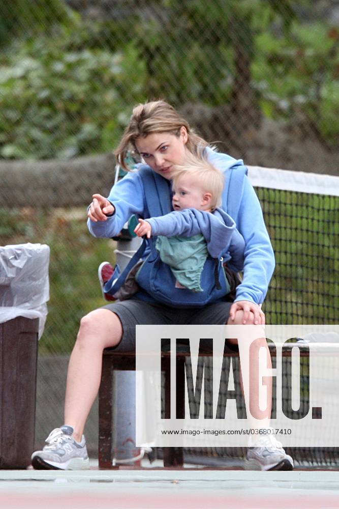 Keri Russell Baby Keri Russell And Matthew Rhys' Relationship Timeline