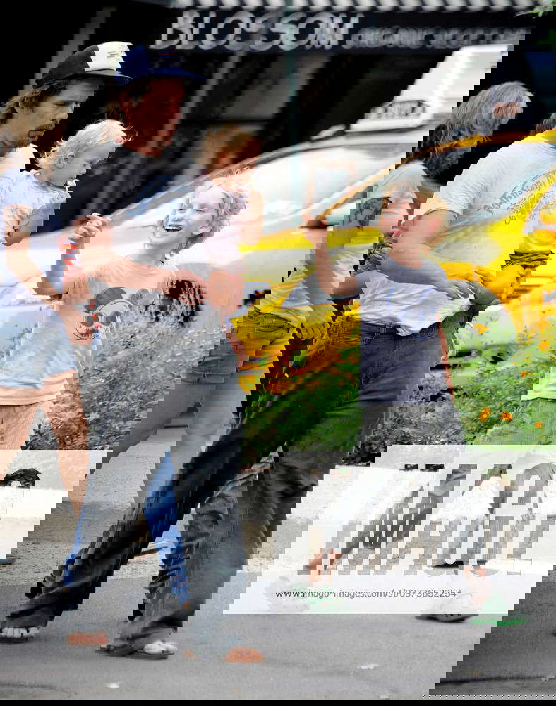 Ethan Hawke, Niños 2024