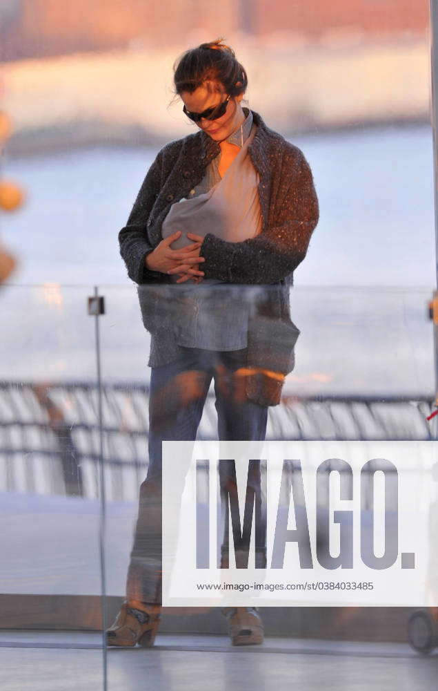 Keri Russell Baby Keri Russell And Matthew Rhys' Relationship Timeline